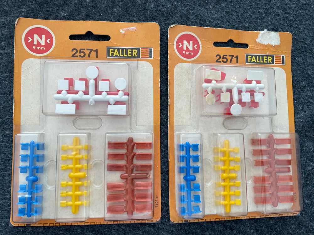 2x Faller 2571 Bausatz Tische, Stühle, Bänke | Kaufen auf Ricardo