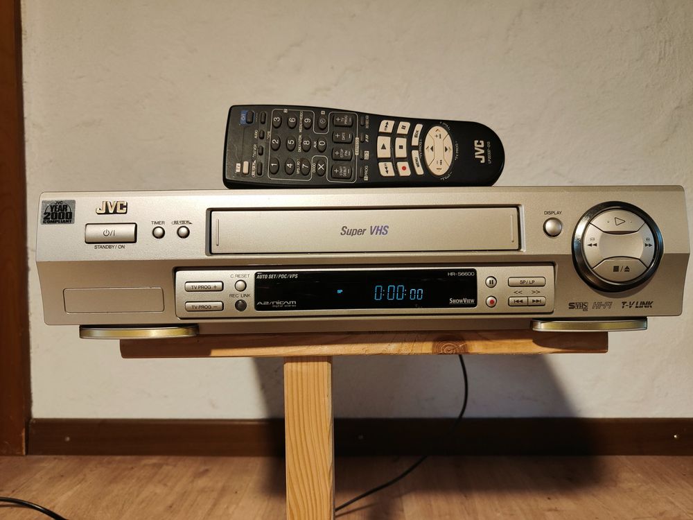 JVC VHS Recorder (Gebraucht) in Rafz für CHF 90 – mit Lieferung auf ...