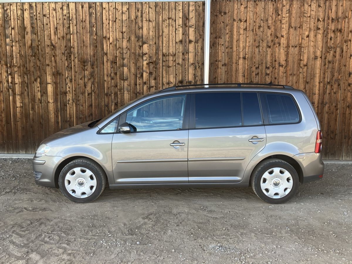 VW Touran 7 Plätzer (Gebraucht) in Bonstetten für CHF 1300 – nur Abholung auf Ricardo kaufen