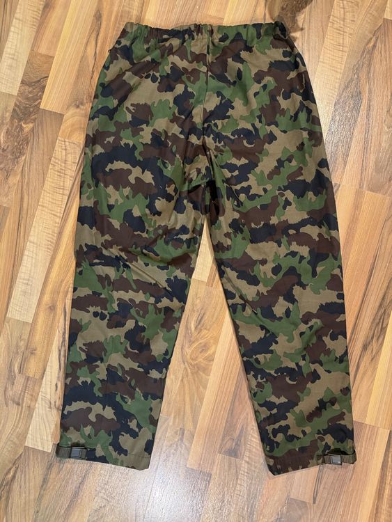 Schweizer Armee Tarn-Regenhose, ungebraucht, Grösse 48/76 (Neu (gemäss ...