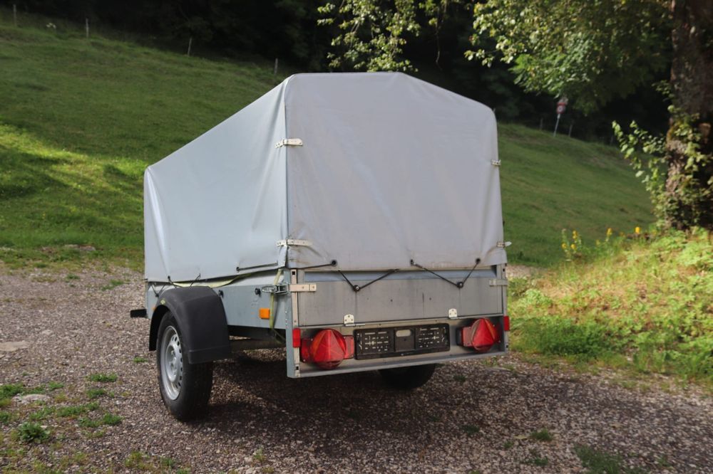 Remorque bâchée 750kg avec rail moto amovible (Gebraucht) in La ...