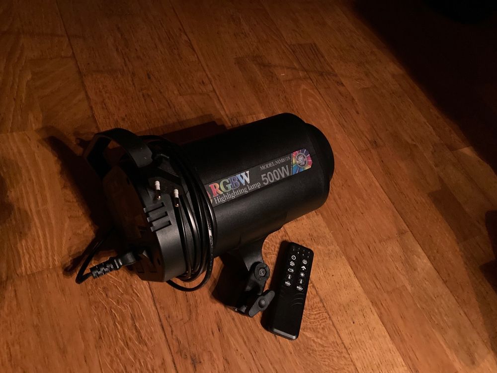 Led Leuchte mit Bowens Anschluss Bi-Color/RGB (Gebraucht) in Heitenried ...