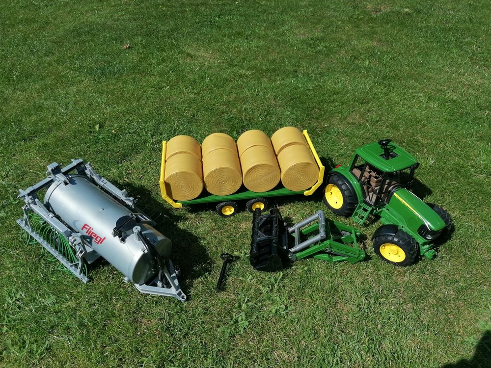 John Deere 6920, Heuballenanhänger, Fassanhänger (Gebraucht) in Wilen b ...