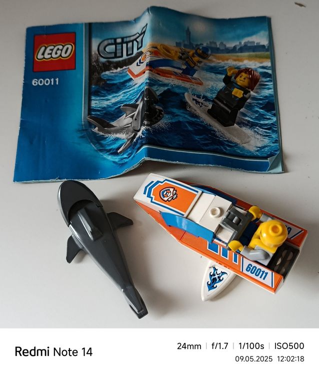 LEGO City 60011 Rettungsboot Hai - Abenteuer im Sommer! (Neu (gemäss ...