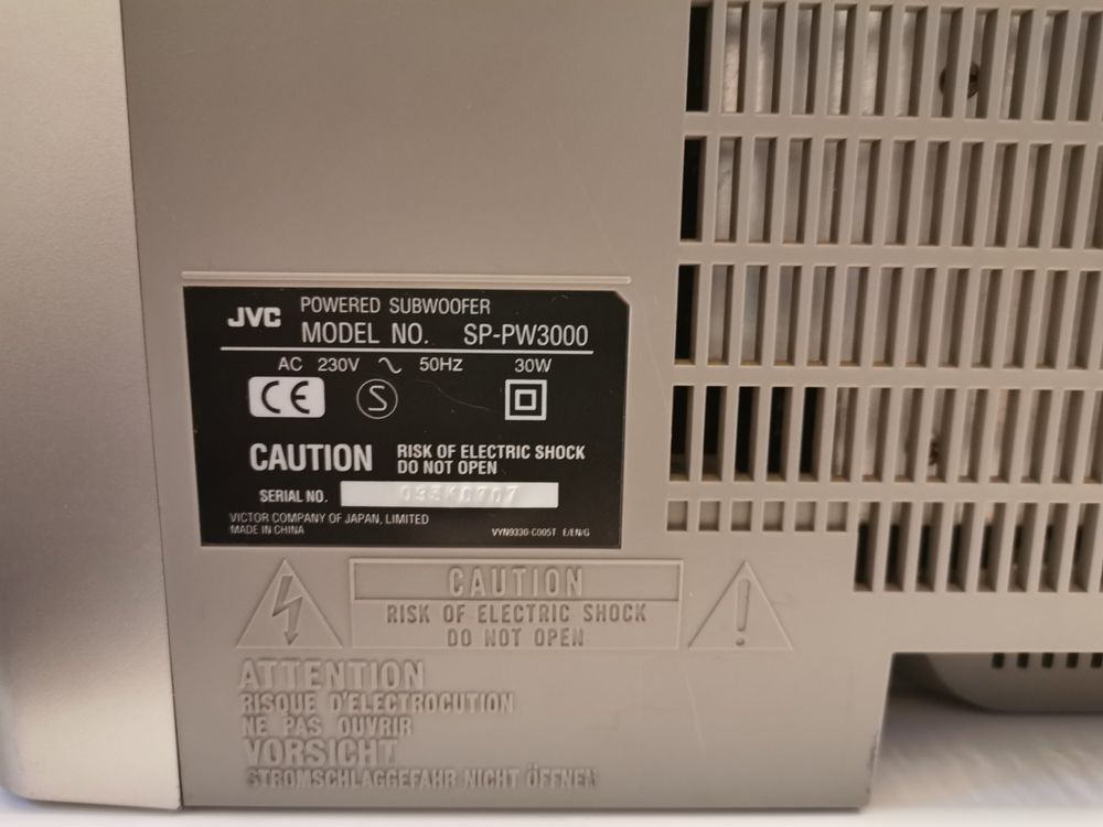 JVC SP-PW3000 Kompakt Aktiv Subwoofer | Kaufen auf Ricardo