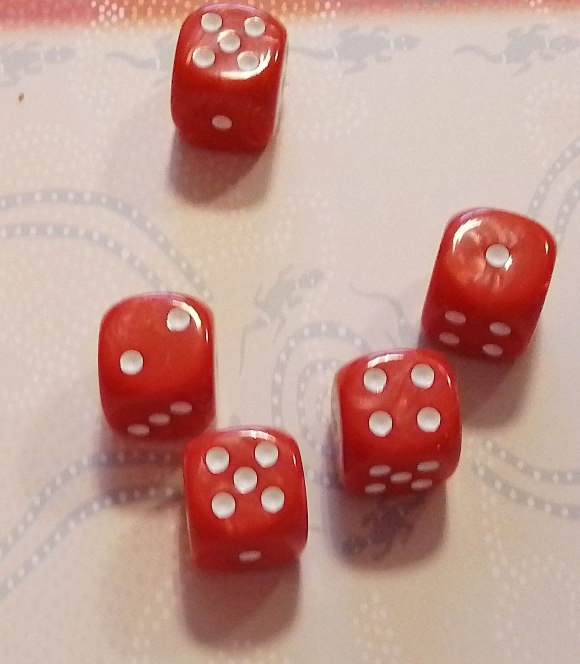 5 Würfel mit pearloptik rot / Ersatz Würfel Spiel (Gebraucht) in Wohlen ...