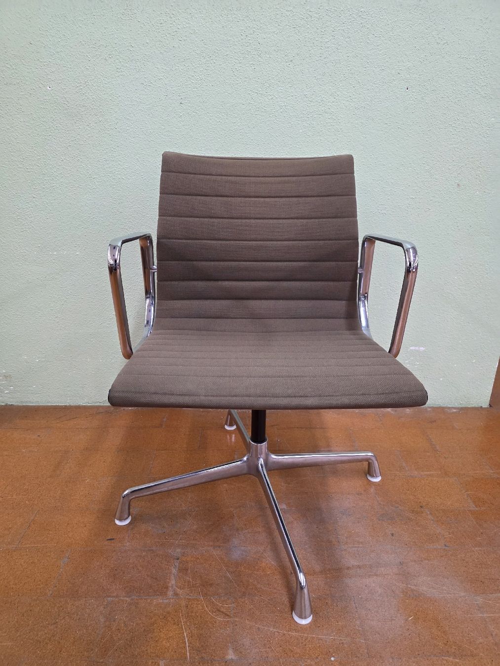 Herman Miller EA 108 Designer Stuhl von Chares & Ray Eames (Gebraucht ...