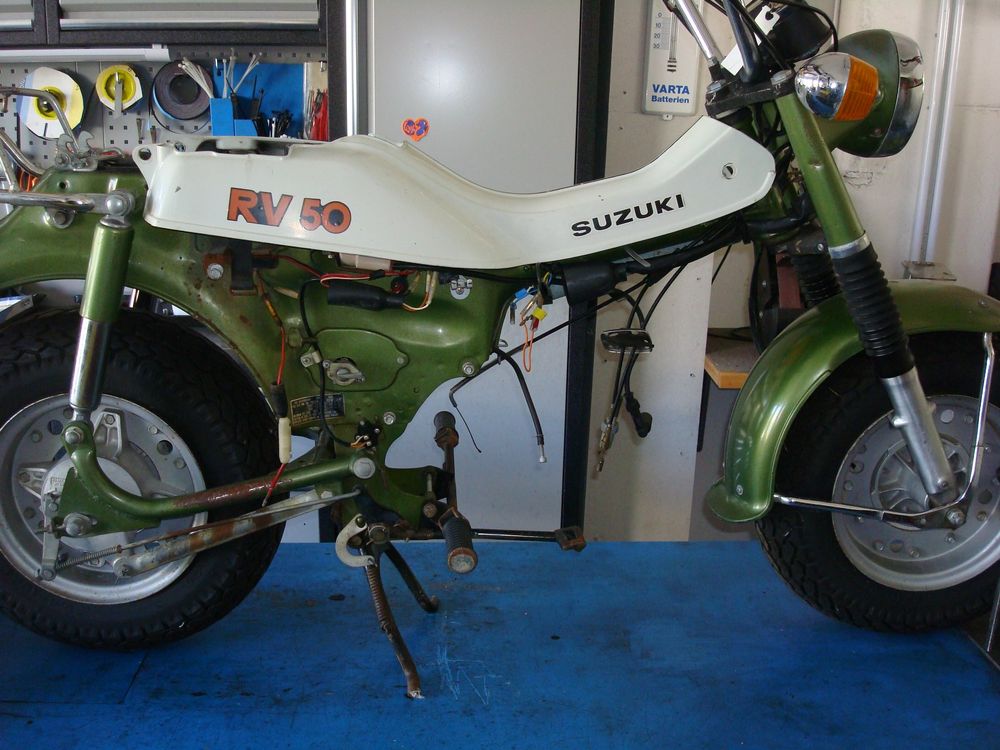 A vendre Suzuki RV 50 pour pièces ou pour réparer | Kaufen auf Ricardo