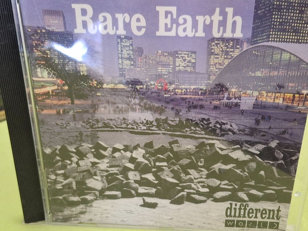 CD Rare Earth – Different World – (Gebraucht) in Aarberg für CHF 3.6 ...