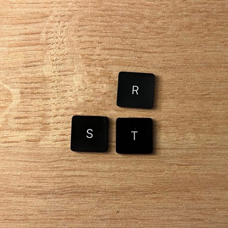 Originale MacBook Pro 2020 M1 Butterfly Key Caps: R, S, T (Gebraucht ...