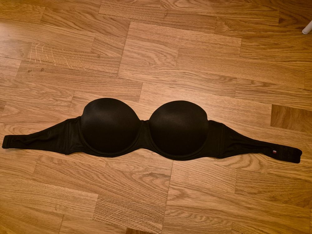 Tommy Hilfiger BH 38C (Gebraucht) in Wimmis für CHF 1 – mit Lieferung ...