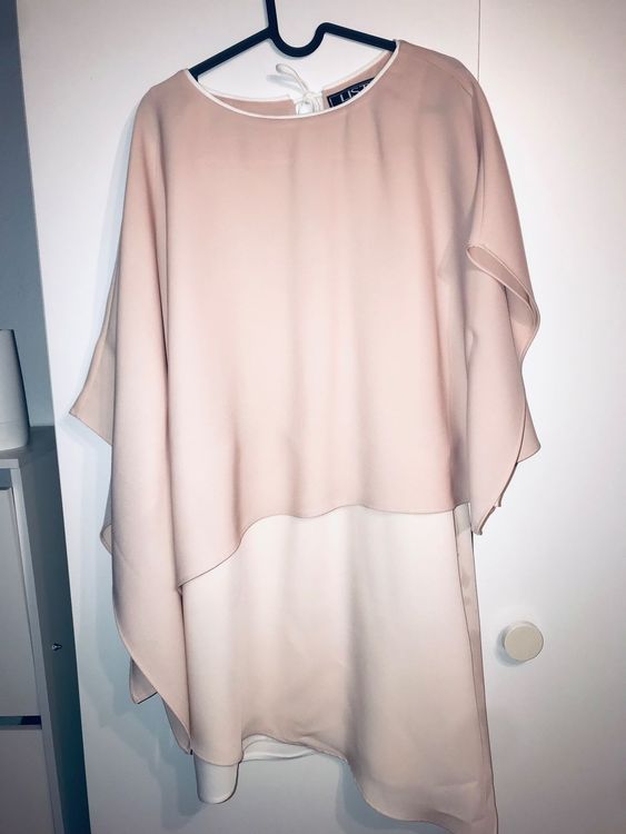 Belle robe de cocktail (Gebraucht) in Pully für CHF 20 – mit Lieferung auf Ricardo kaufen