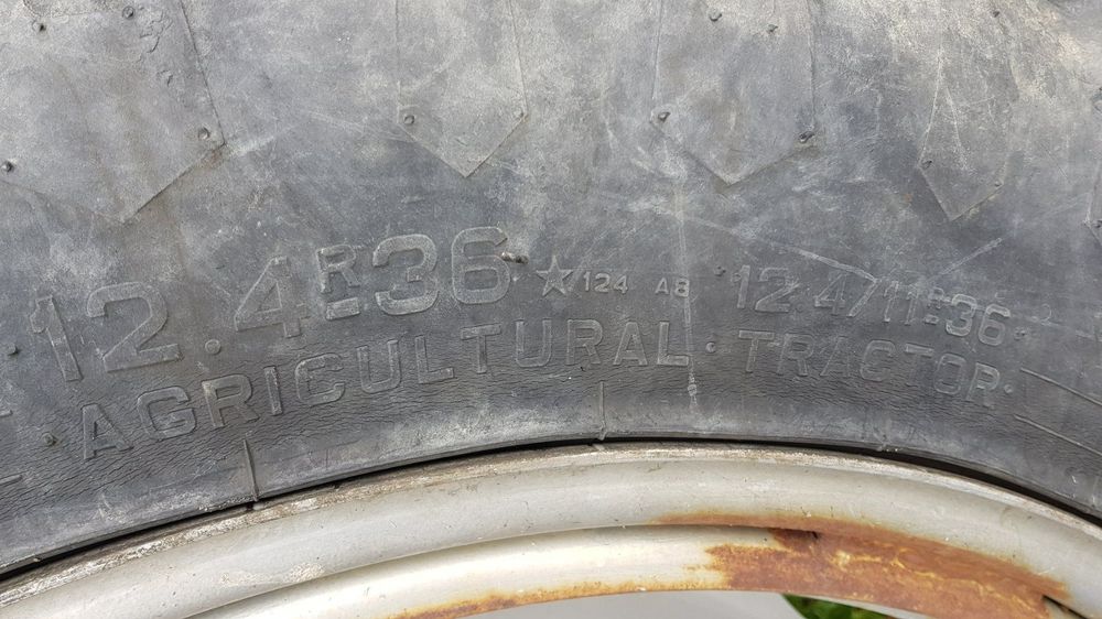 Hinterräder Felgen und Pneus 12.4 R 36 | Kaufen auf Ricardo
