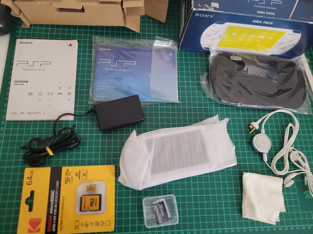 Sony PSP 1000 Giga Pack - White - Includes 64GB MicroSD! (Neu (gemäss ...