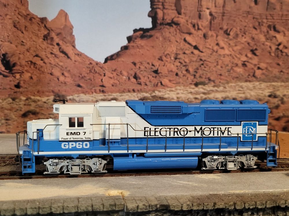 Modellbahn Diesellok ELECTRO-MOTIVE GP60 EMD Demo Nr. 7 | Kaufen auf Ricardo