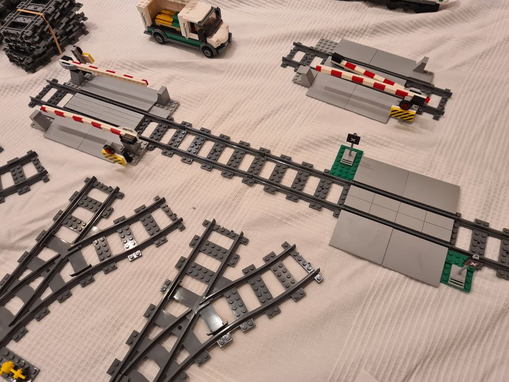 Lego Güterzug 60198 mit zusätzlichen Schienen + Weichen (Gebraucht) in ...