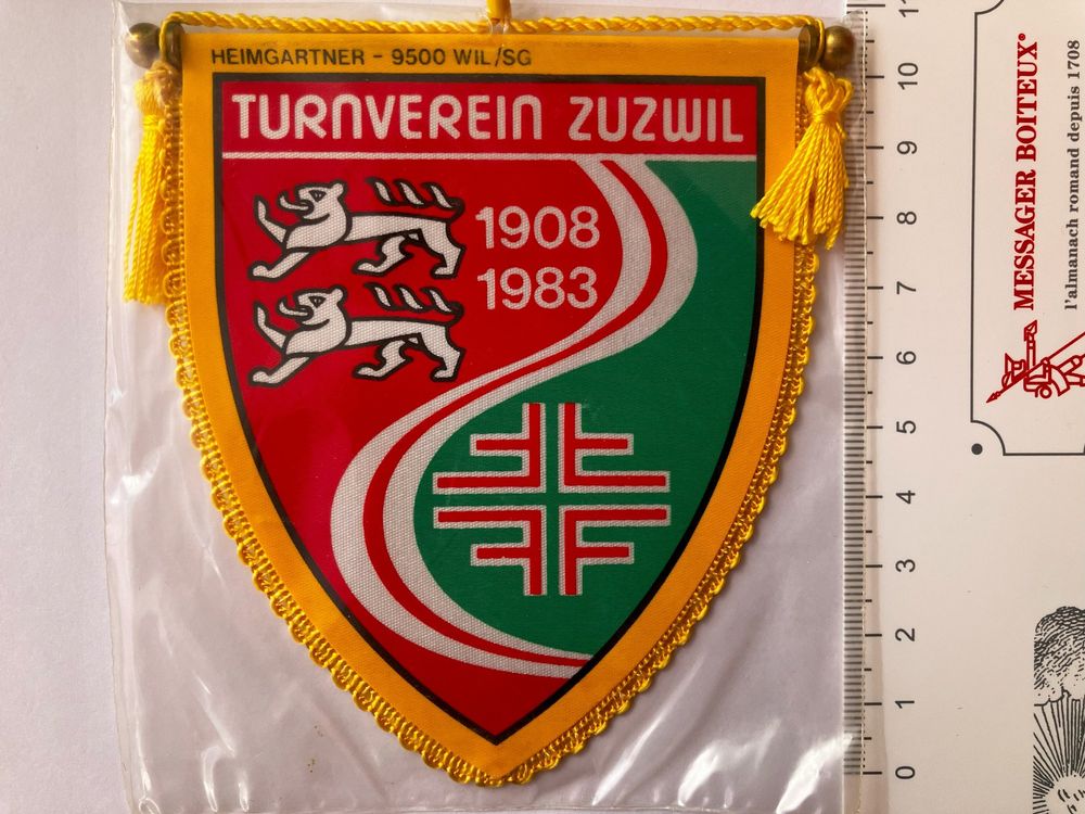 Vintage Fanion/Wimpel TURNVEREIN ZUZWIL (Neu und originalverpackt) in Gland für CHF 8 – mit ...