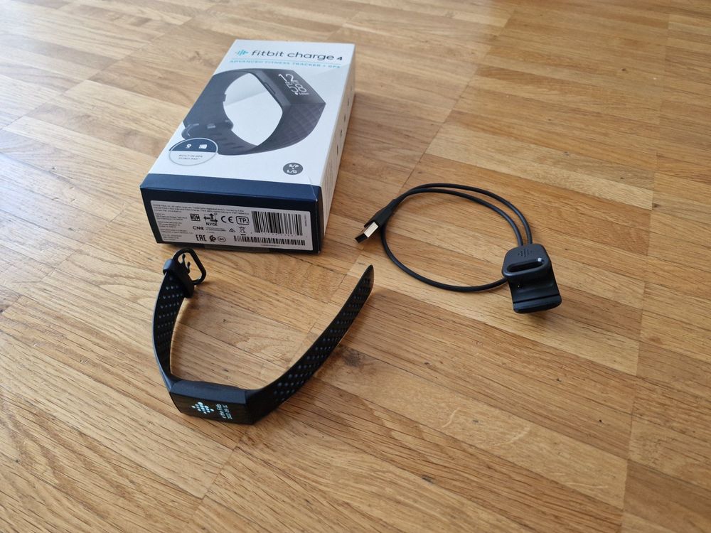 FITBIT CHARGE 4 | Kaufen auf Ricardo