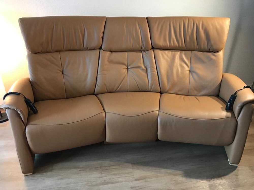 Fast neues Sofa aus Leder, elektrisch verstellbar | Kaufen auf Ricardo
