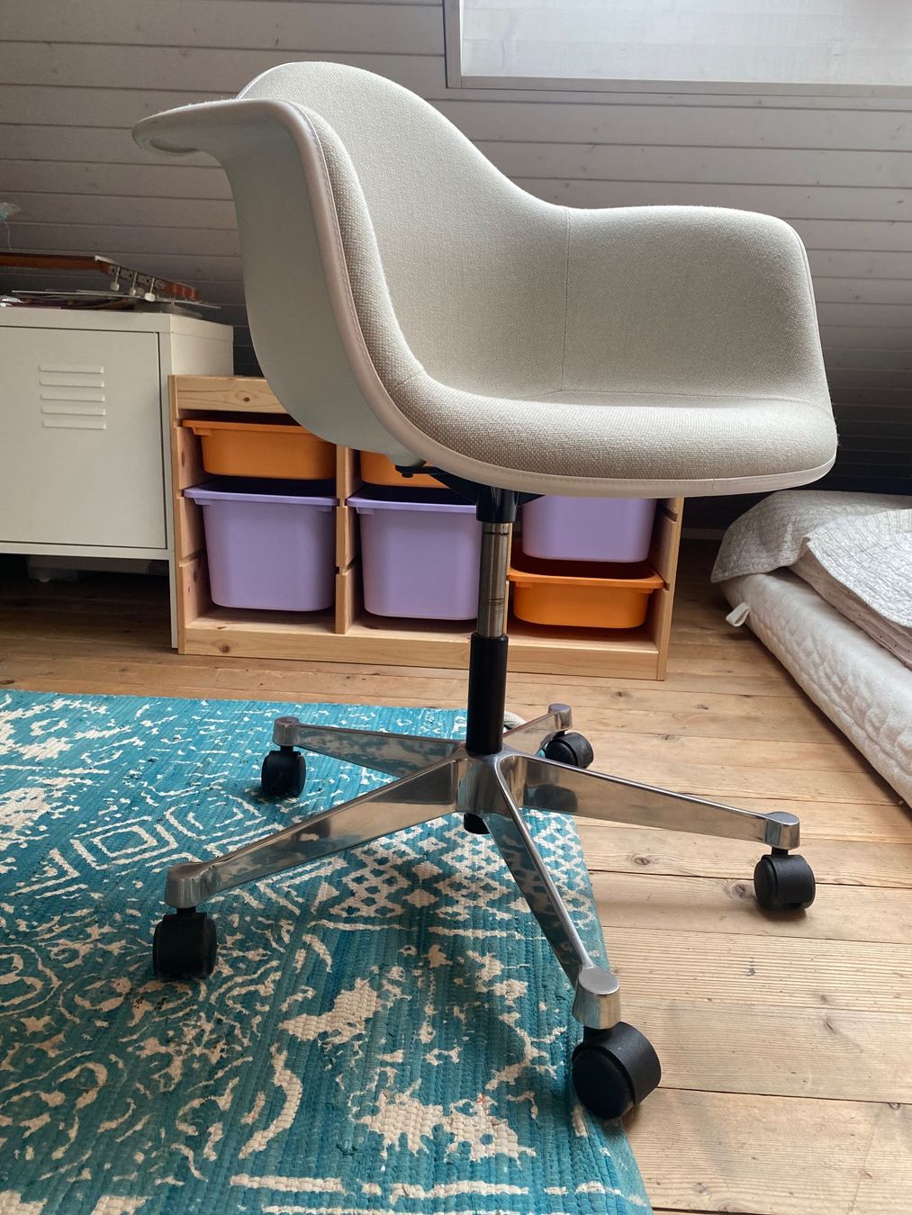 Eames Plastic Armchair PACC RE - top zustand (Gebraucht) in Zürich für ...