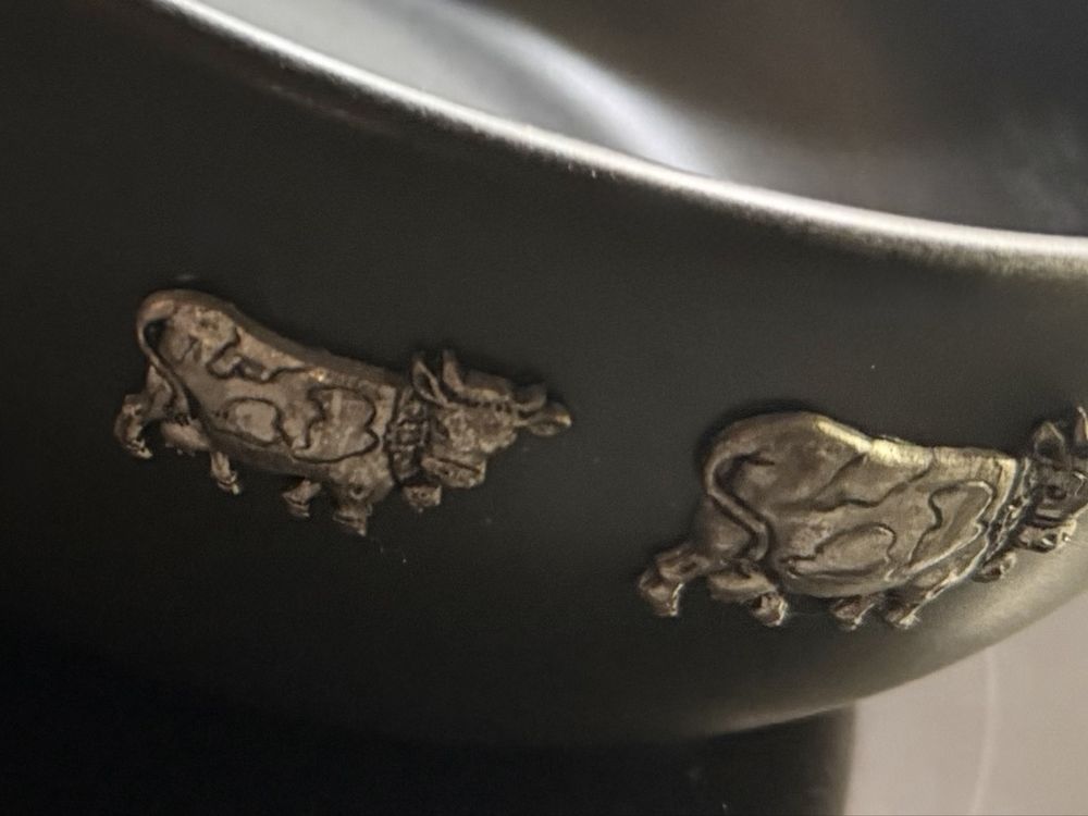 Fondue Caquelon mit Kuhmuster, perfekt für den Winter (Gebraucht) in ...