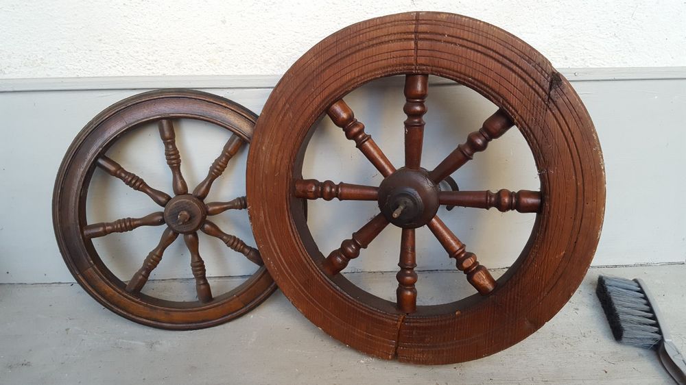 Scheunenfund, 2 alte Holz-Räder zur Deko (Gebraucht) in Dornach für CHF ...