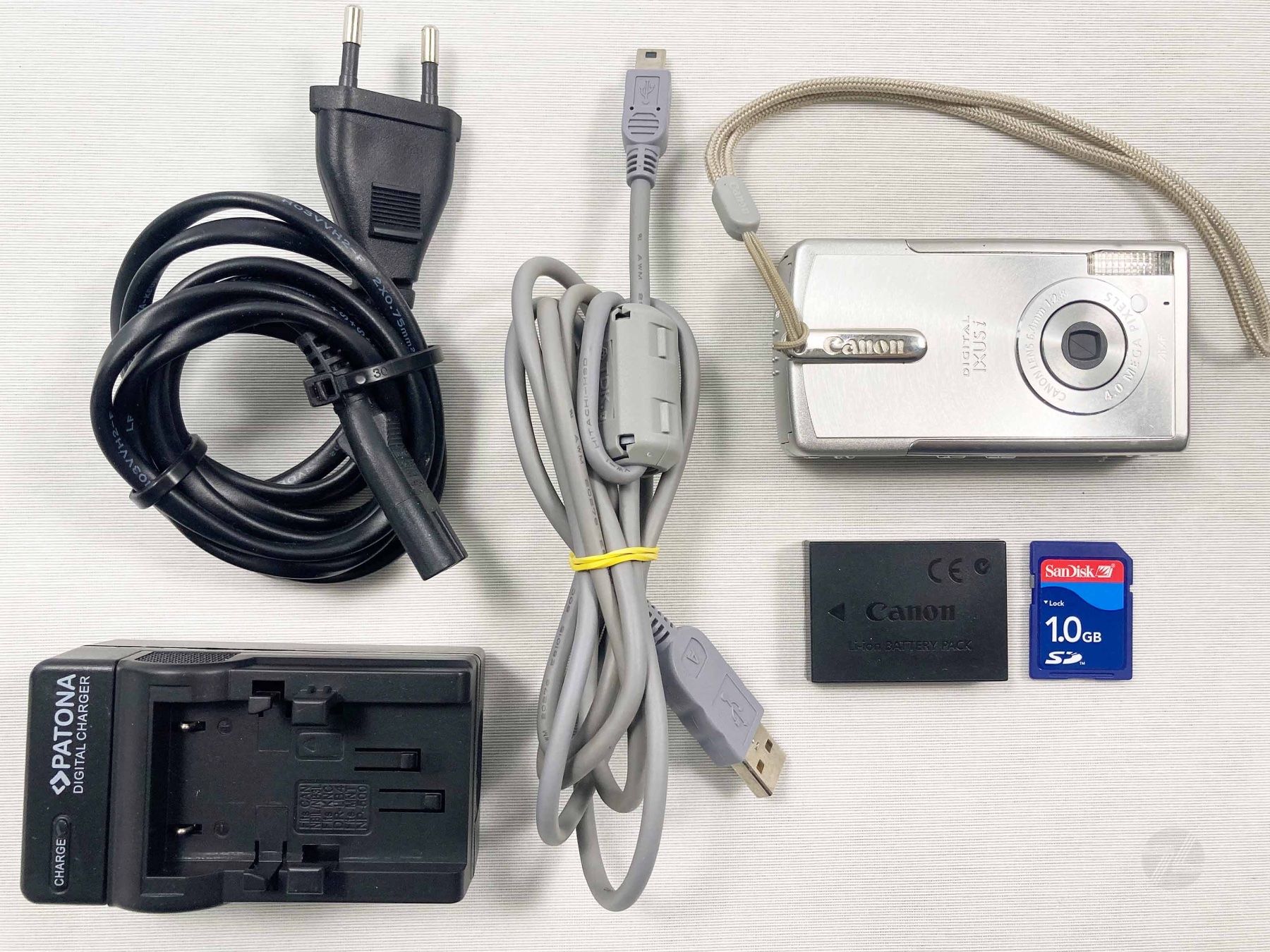 Canon Digital IXUS i Digitalkamera 4.0MP + Charger + SD-Card (Gebraucht ...