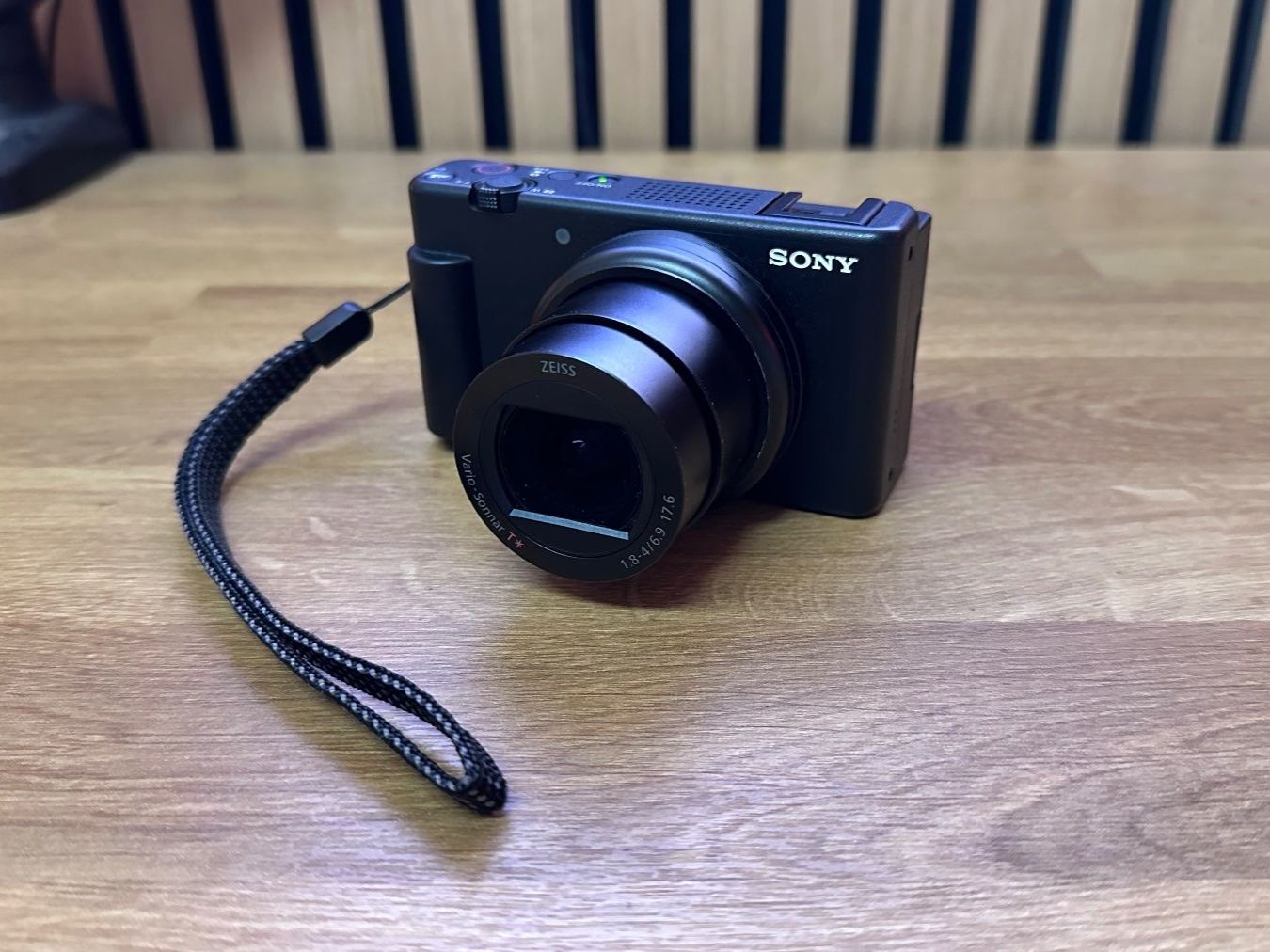 Sony ZV-1 Mark II | Vlog-Bundle inkl. Blitz & 3 Akkus (Gebraucht) in ...