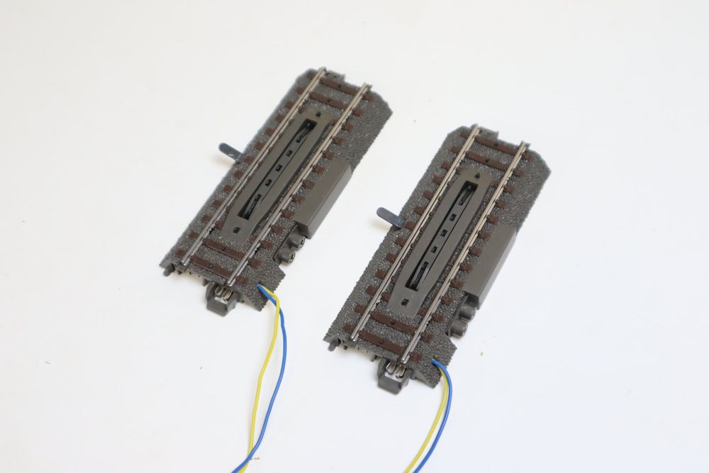 Märklin 2 x El. Entkupplungsgleis 24997 C-Gleis - NP: 55.- (Gebraucht ...