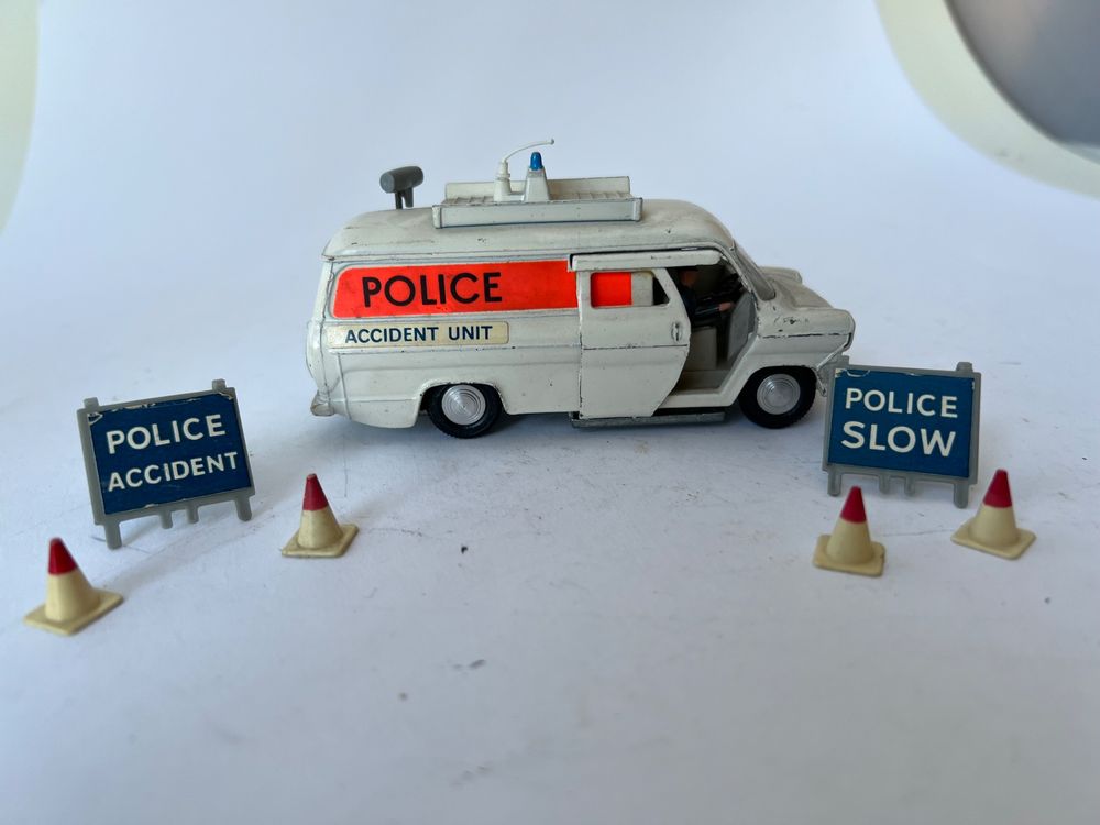 Modellauto DINKY TOYS Ford Transit Police Accident Van | Kaufen auf Ricardo