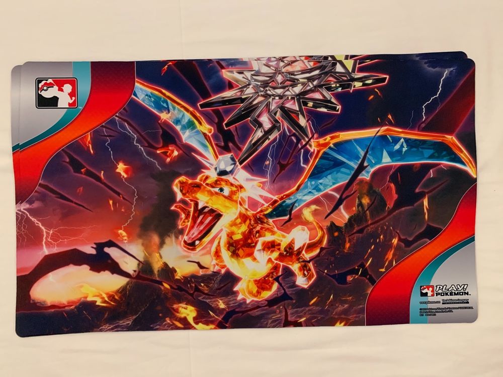 Exclusive Charizard Playmat | Kaufen auf Ricardo