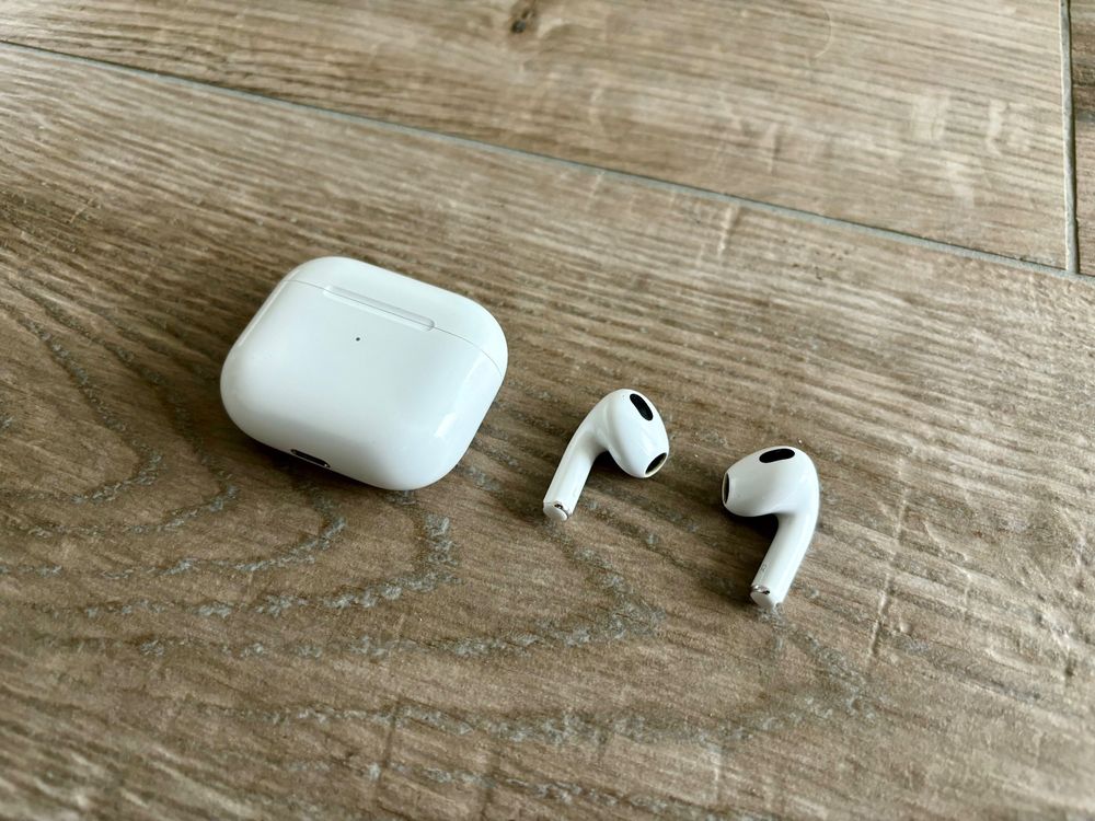 Apple AirPods (3rd Gen.) Lightning Case (Gebraucht) in Adetswil für CHF ...