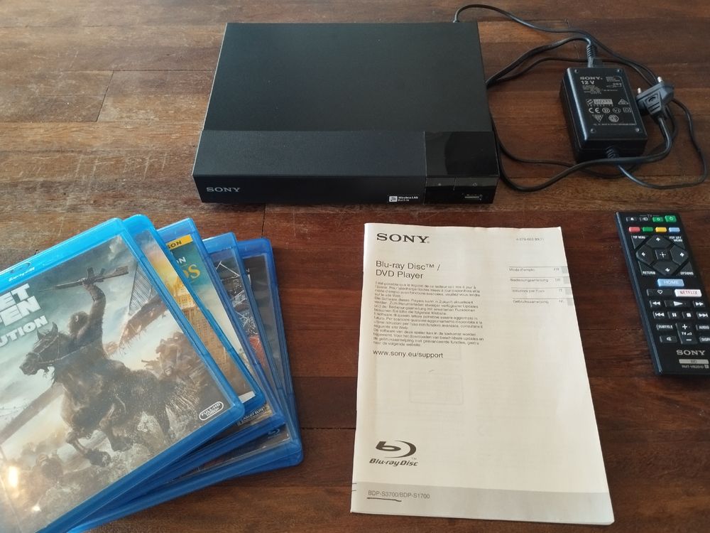 Sony Blu-ray Disc / DVD Player mit wlan inkl. 5 BD-Filme (Gebraucht) in ...