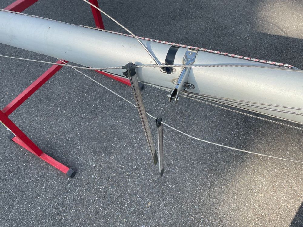 Mast zu Segelboot Dyas mit allen Fallen, Stagen und Wanten (Gebraucht ...