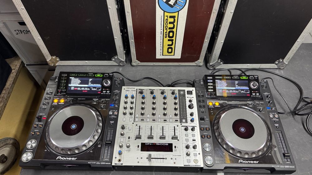 2x Pioneer CDJ 2000nexus 1x Denon DN X1500S Mixer Gebraucht In