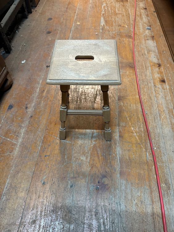 Kleiner Holz-Schemel (Gebraucht) in Trübbach für CHF 30 – nur Abholung ...
