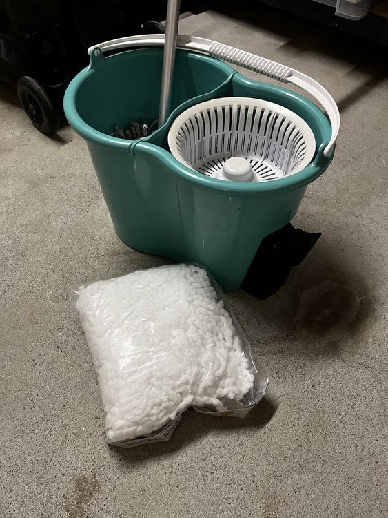 Wischmop mit Eimer und Ersatzmop | Kaufen auf Ricardo