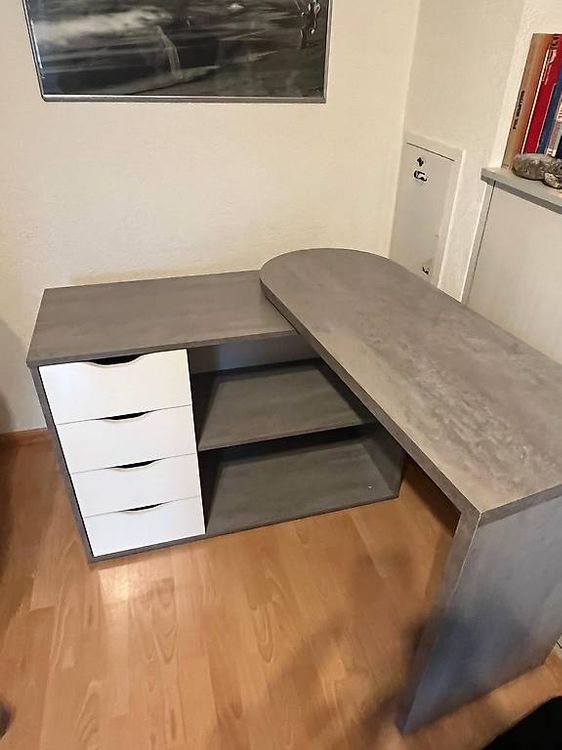Bürotisch (Gebraucht) in Zeihen für CHF 30 – nur Abholung auf Ricardo ...