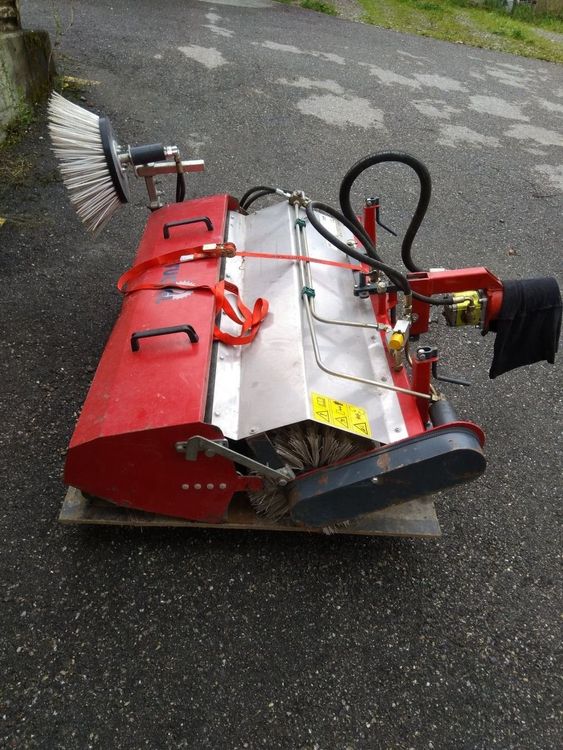 Kehrbürste Aebi Tuchel Hydraulisch schwenkbar zu AEBI CC/TC (Gebraucht) in Albligen für CHF 3500 ...