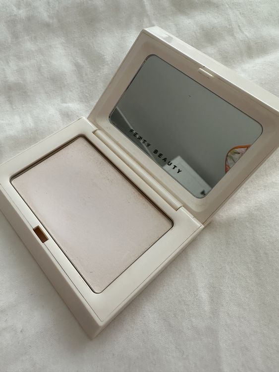 Fenty Beauty Puder "Invisimatte" Universal | Kaufen auf Ricardo