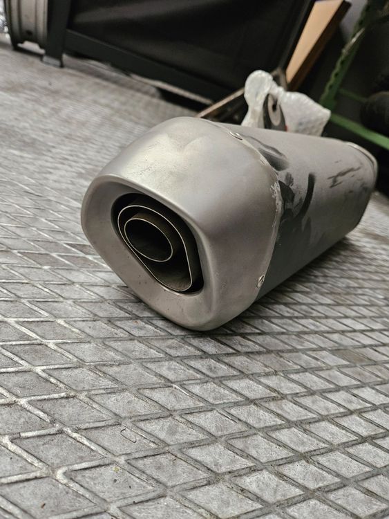 Yamaha FZ8 Original Auspuff (Gebraucht) in Kriens für CHF 20 – nur Abholung auf Ricardo kaufen