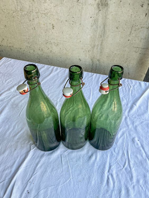 Seltene 2-Liter-Flaschen (3er Set) (Gebraucht) in Kallnach für CHF 20 ...