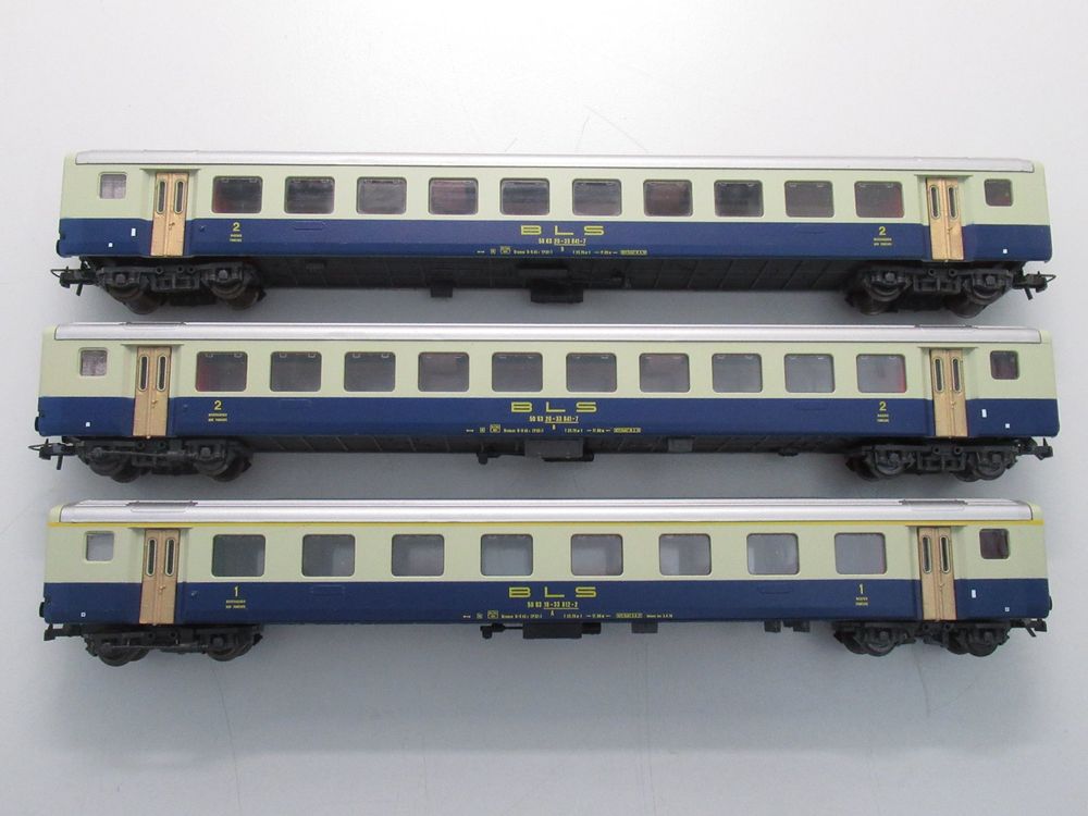 Roco 2 x 4238A, 1 x 4239A BLS Personenwagen DC H0 (Gebraucht) in Basel ...