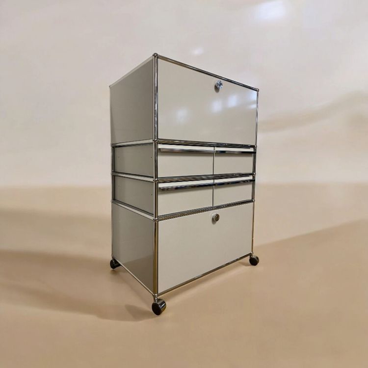 USM Regal Lichtgrau (Preis Verhandelbar) (Gebraucht) in Zürich für CHF ...