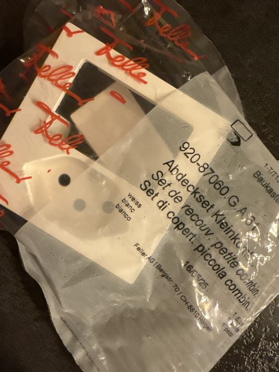 Interrupteur Prise Feller T13 Sch3 Snapfix avec recouvrement (Neuf avec emballage d'origine) à ...