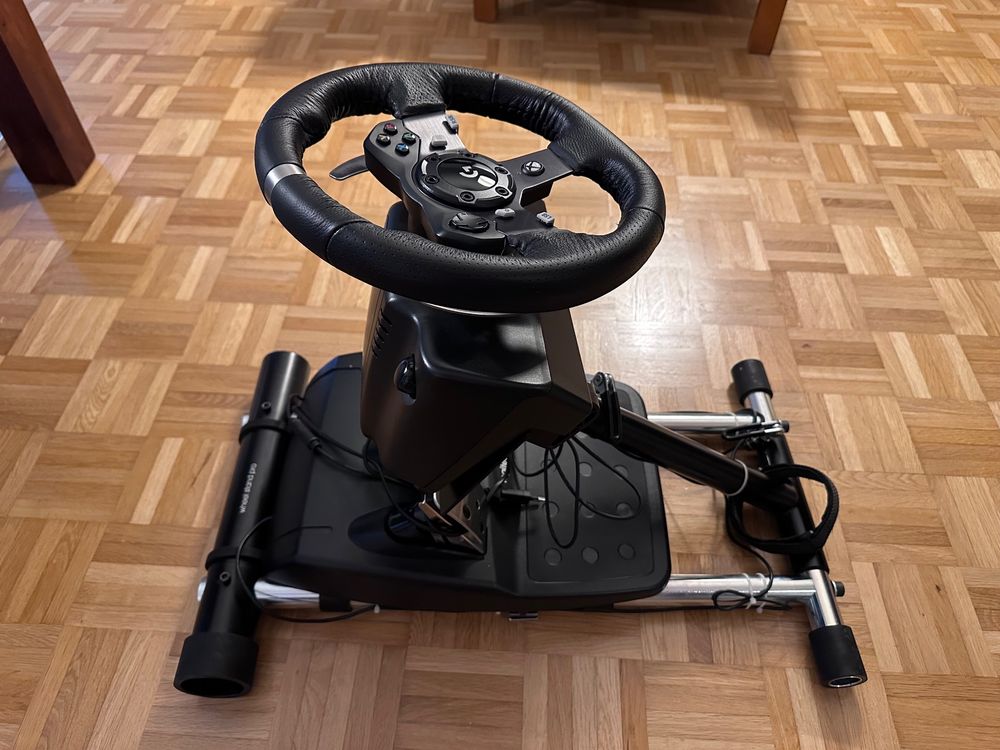 Logitech G920 Driving Force mit Wheel Stand Pro Deluxe V2 (Gebraucht ...