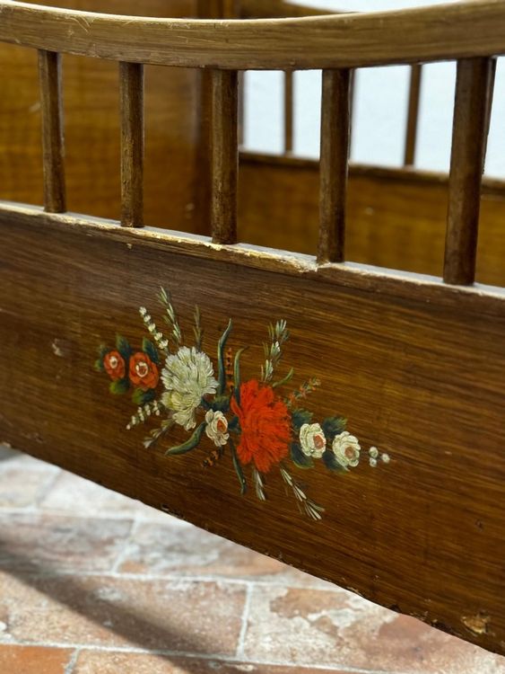 Antikes Kinder/ Puppenbett (Gebraucht) in Zollikon für CHF 75 – nur Abholung auf Ricardo kaufen