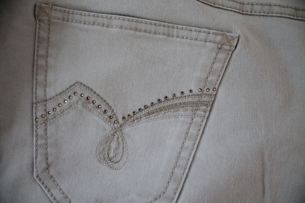 STEILMANN Hose ★ Jeans ★ beige-grau Strasssteine Glitzer | Kaufen auf Ricardo