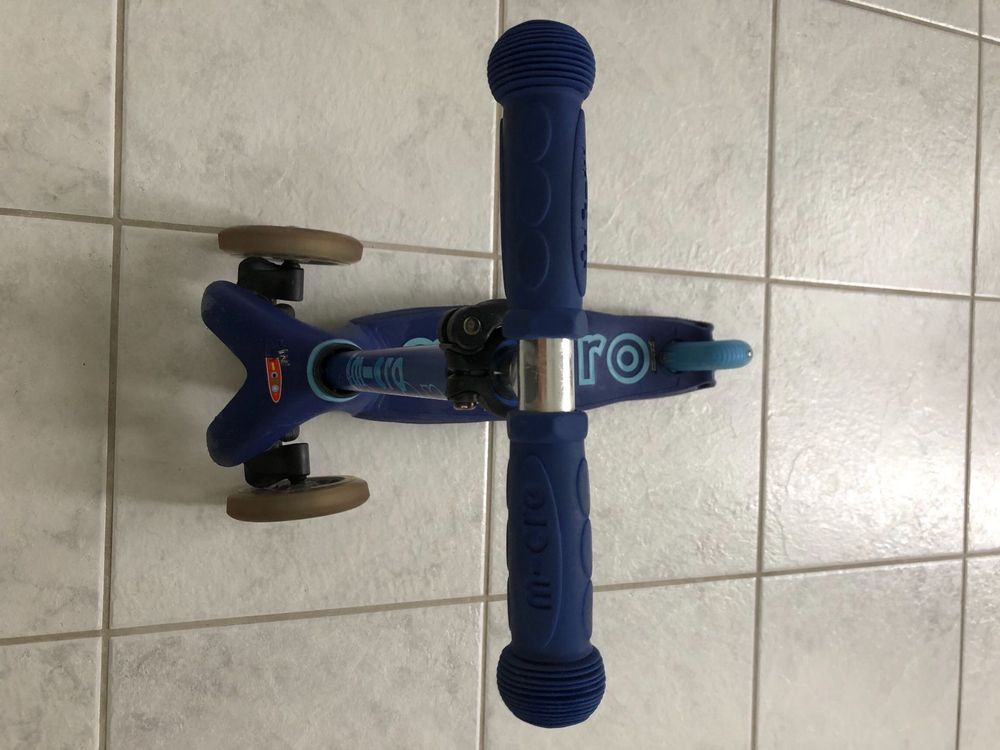Micro Scooter Mini Trottinett Kickboard Doppelrad blau (Gebraucht) in Aadorf für CHF 39 – mit ...