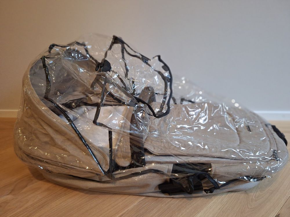 Joolz cot frame, cot cover, bumber bar, mattress, rain-cover (Gebraucht ...